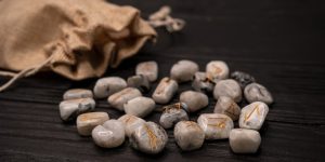 Saiba tudo sobre a runa e o significado de seus símbolos.